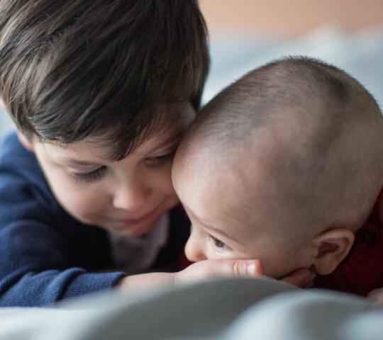 Complicidad especial entre hermanos que comparten cuarto | Naranxadul